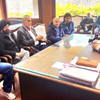 CHANDIGARH TRADERS FED UP WITH ILLEGAL VENDORS - The Voice of Chandigarh